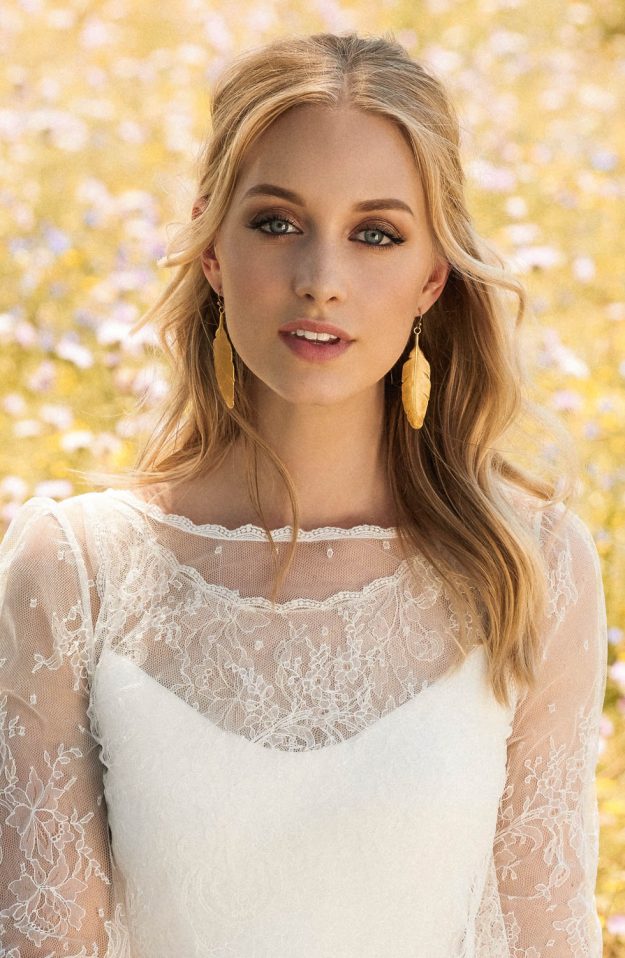 Galerie: 90 Brautfrisuren für offen und halboffenes Haar