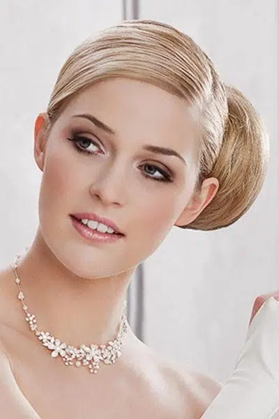 Brautfrisuren mit Dutt: 59 Ideen von klassisch bis modern