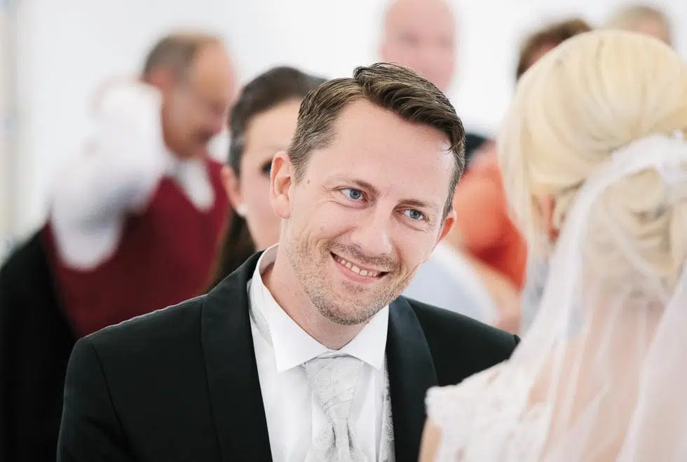 Hochzeitsrede Bräutigam: Alle Tipps & tolle Vorlagen