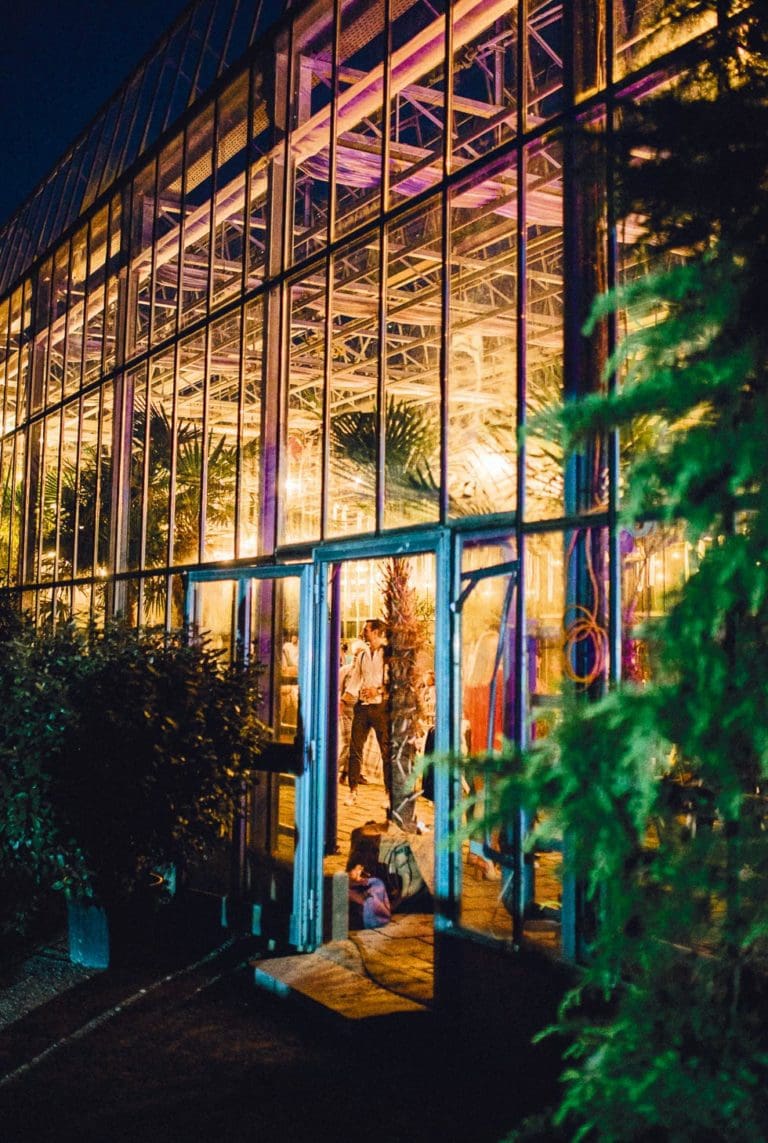 Gewächshaus Hochzeit: Alle Tipps & 11 geniale Locations