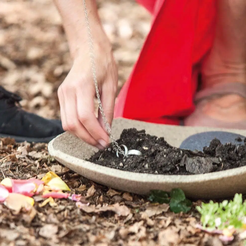 Vier Elemente Ritual: Erde Wasser Luft Feuer
