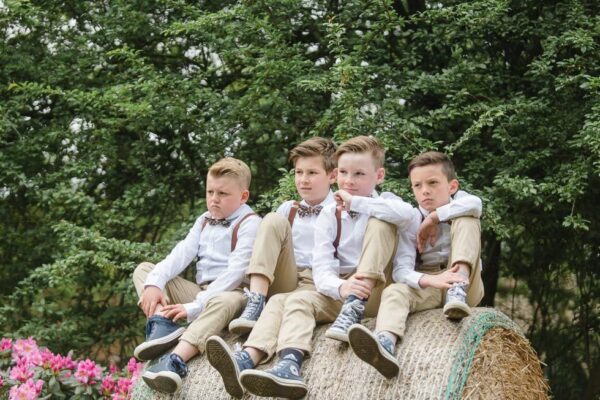 Blumenkinder Kleider: Süße Outfits für Mädchen und Jungs