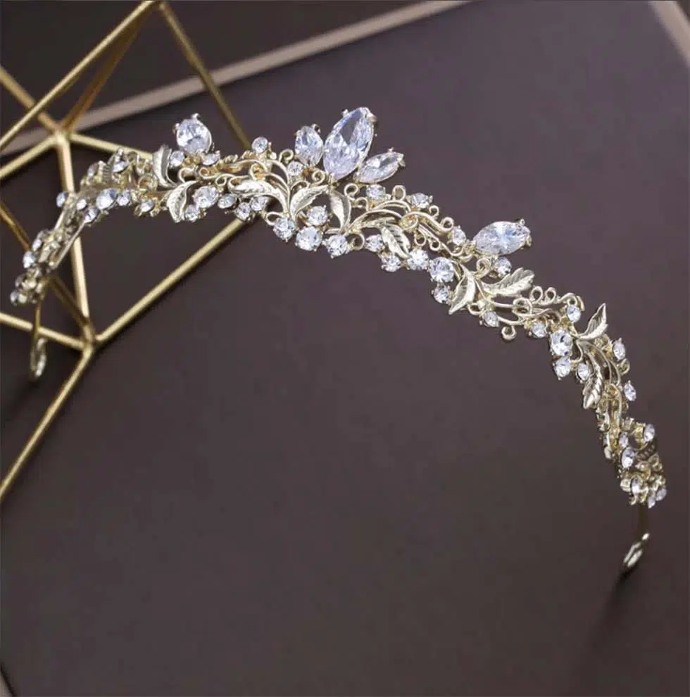 Diadem Hochzeit: Die schönsten Tiaras & Haarreifen